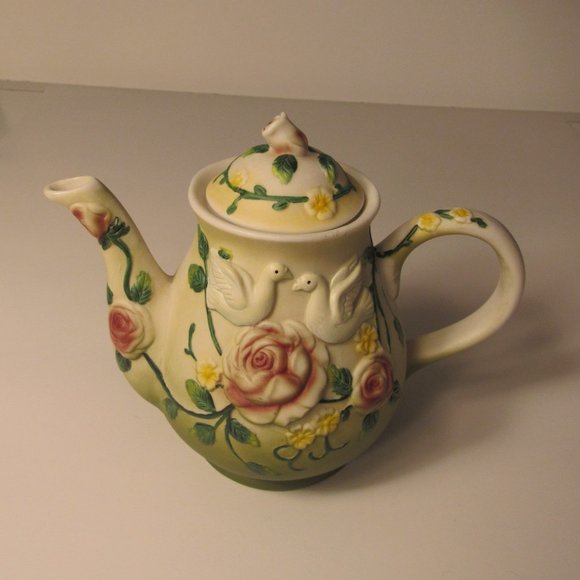 Kitchen | Vintage Gorgeous Ceramic Teapot With Doves And Roses 21 ...